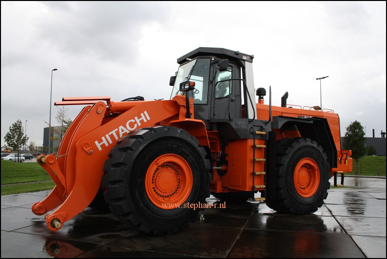 Nieuwe Hitachi laadschoppen ZW 330, ZW 370 en ZW 550 - BouwmachineFORUM.nl