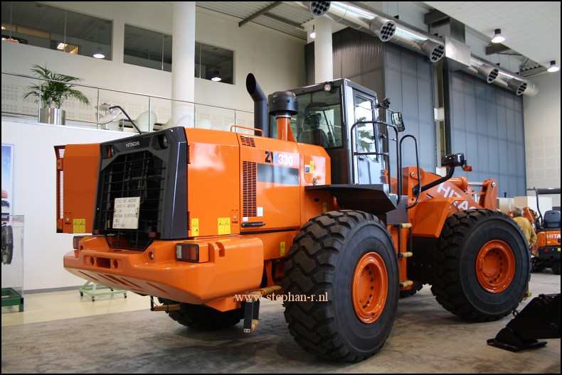 Nieuwe Hitachi laadschoppen ZW 330, ZW 370 en ZW 550 - BouwmachineFORUM.nl
